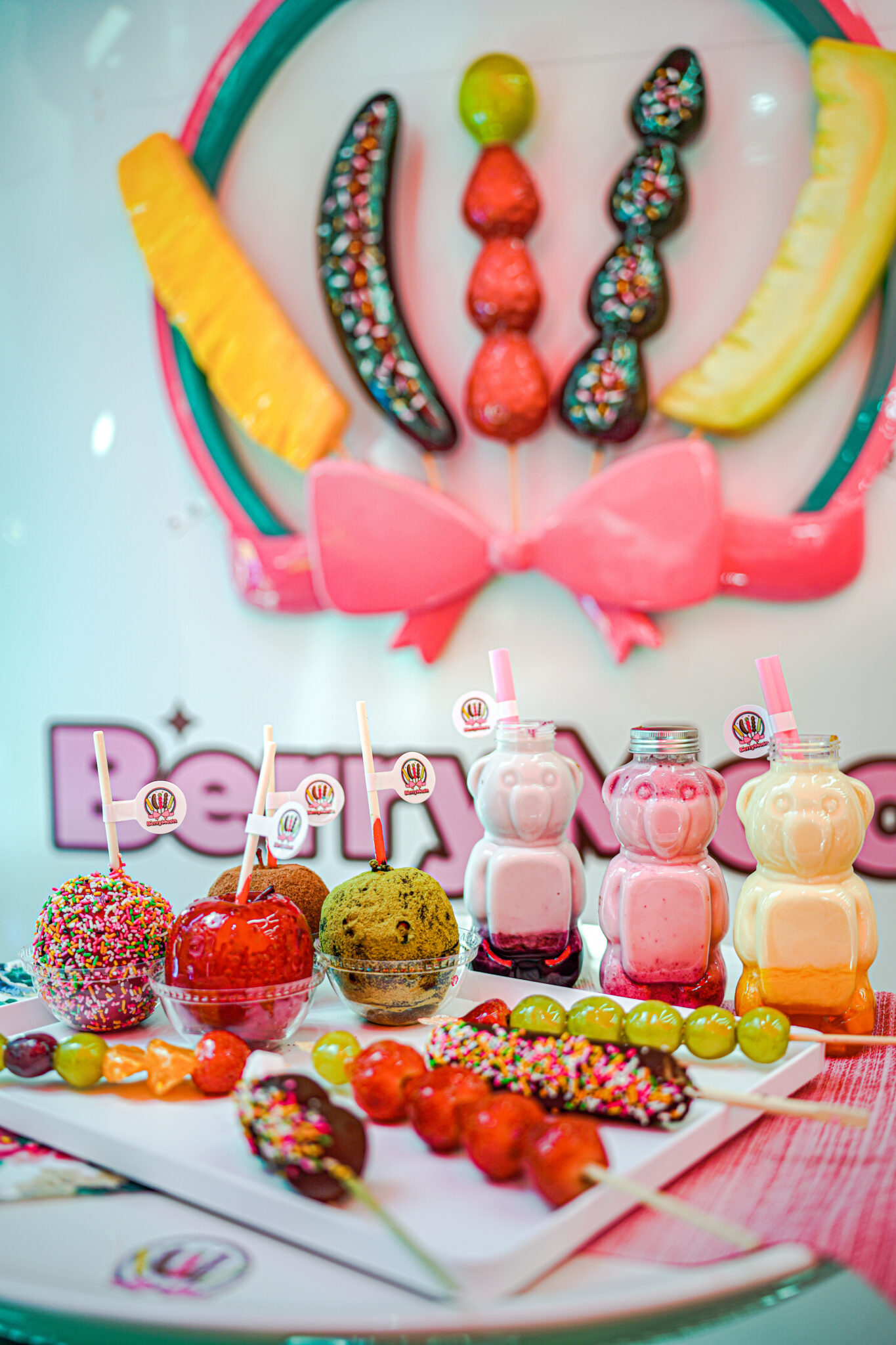 東京上野・アメ横で生まれた名物韓国風イチゴ・フルーツ飴！ベリームーンのタンフル